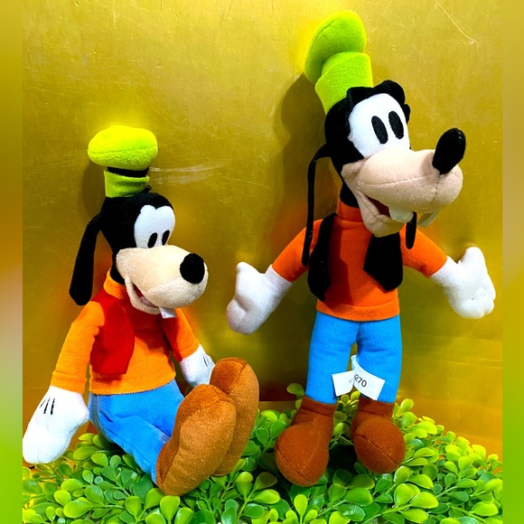 Disney | Toys | Disney Classic Goofy Plush Bundle Of 2 Like New 1 ...